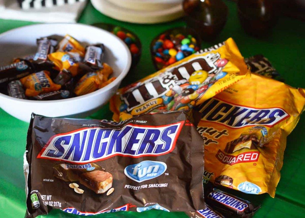Sweet Snickers Cheese Ball - WonkyWonderful