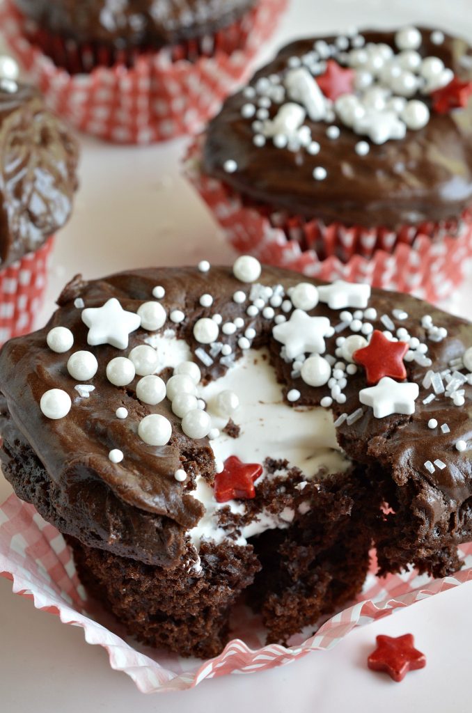 Cream Filled Cupcakes - WonkyWonderful
