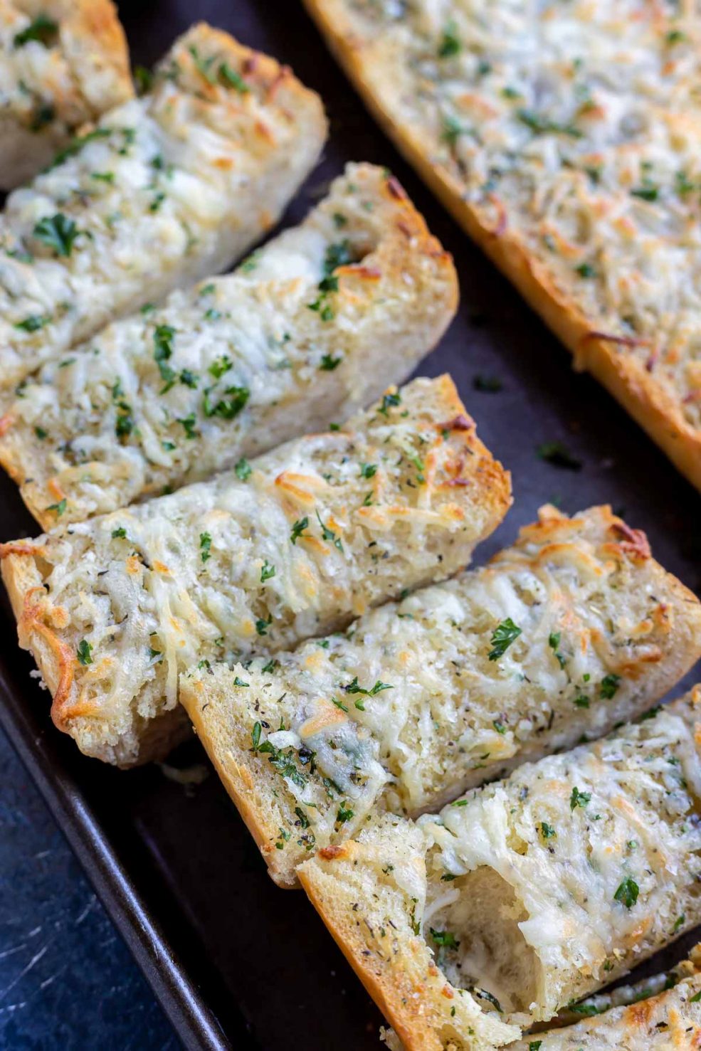 HOMEMADE GARLIC CHEESE BREAD + WonkyWonderful