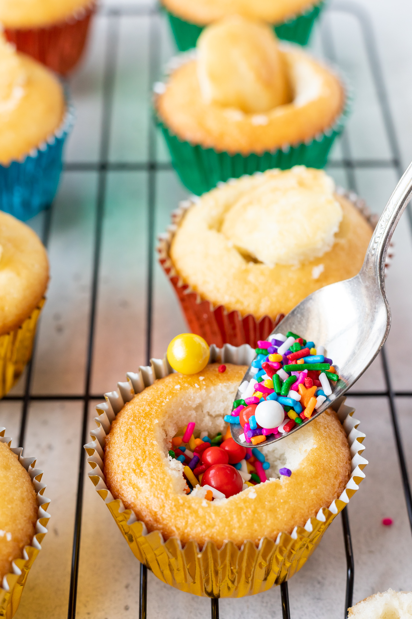 Piñata Cupcakes - WonkyWonderful