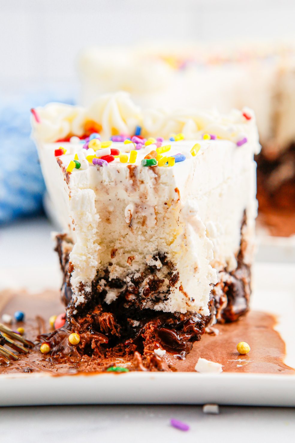 COPYCAT DAIRY QUEEN ICE CREAM CAKE - WonkyWonderful