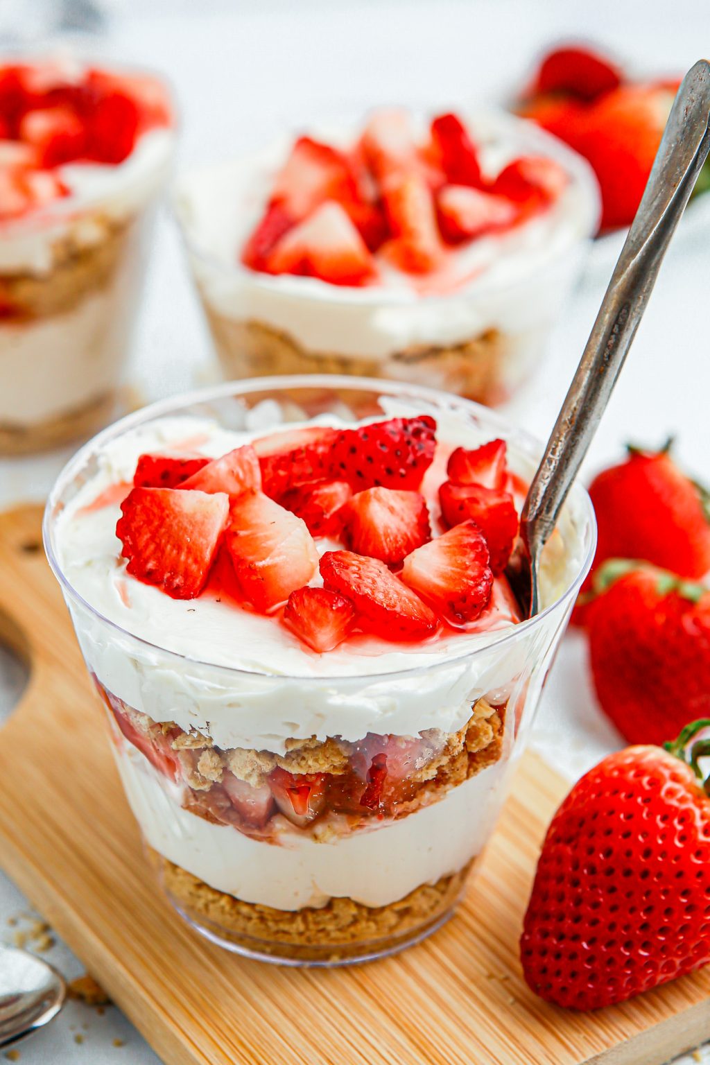 STRAWBERRY CHEESECAKE CUPS - WonkyWonderful